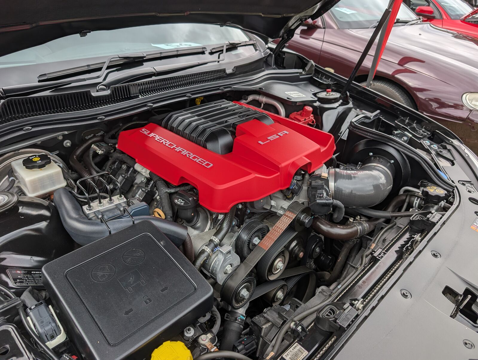 Genuine Holden HSV Engine Cover Red for VF Supercharged LSA V8 ...