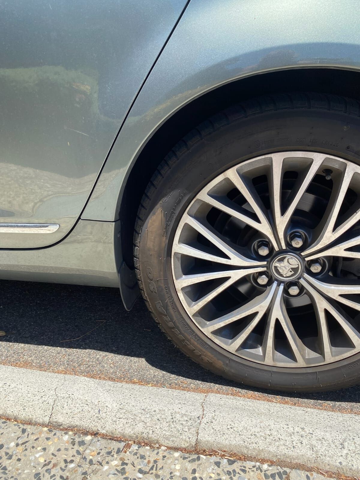 Genuine Holden Mudflap Splash Guard Kit (In front Of Rear Wheels) for ...